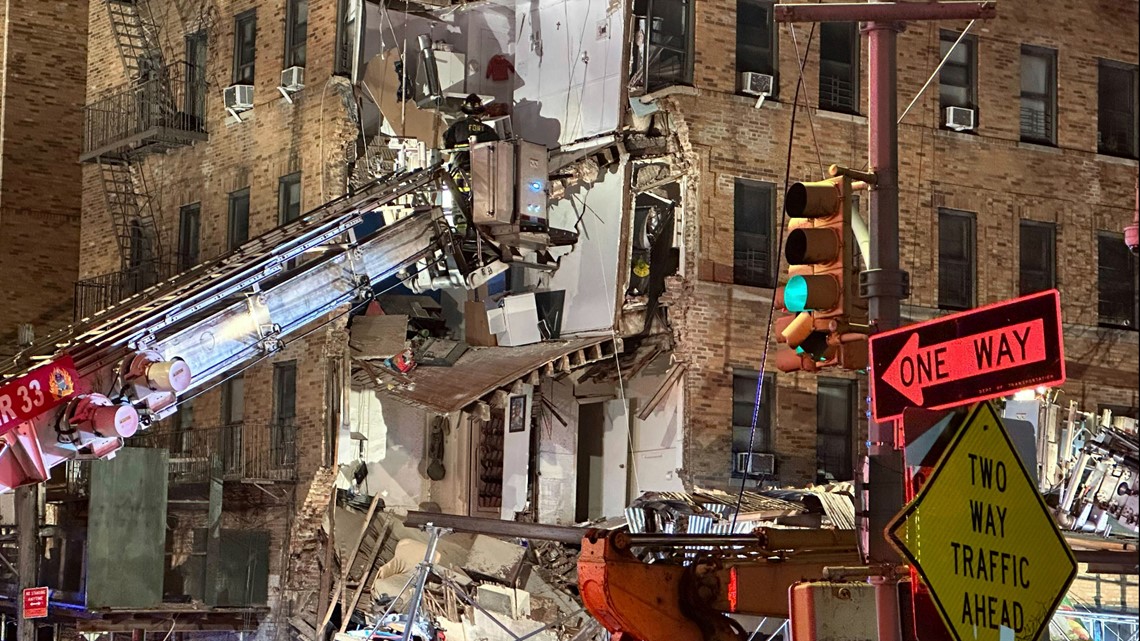 Corner of Bronx building collapses, leaves apartments exposed | wwltv.com