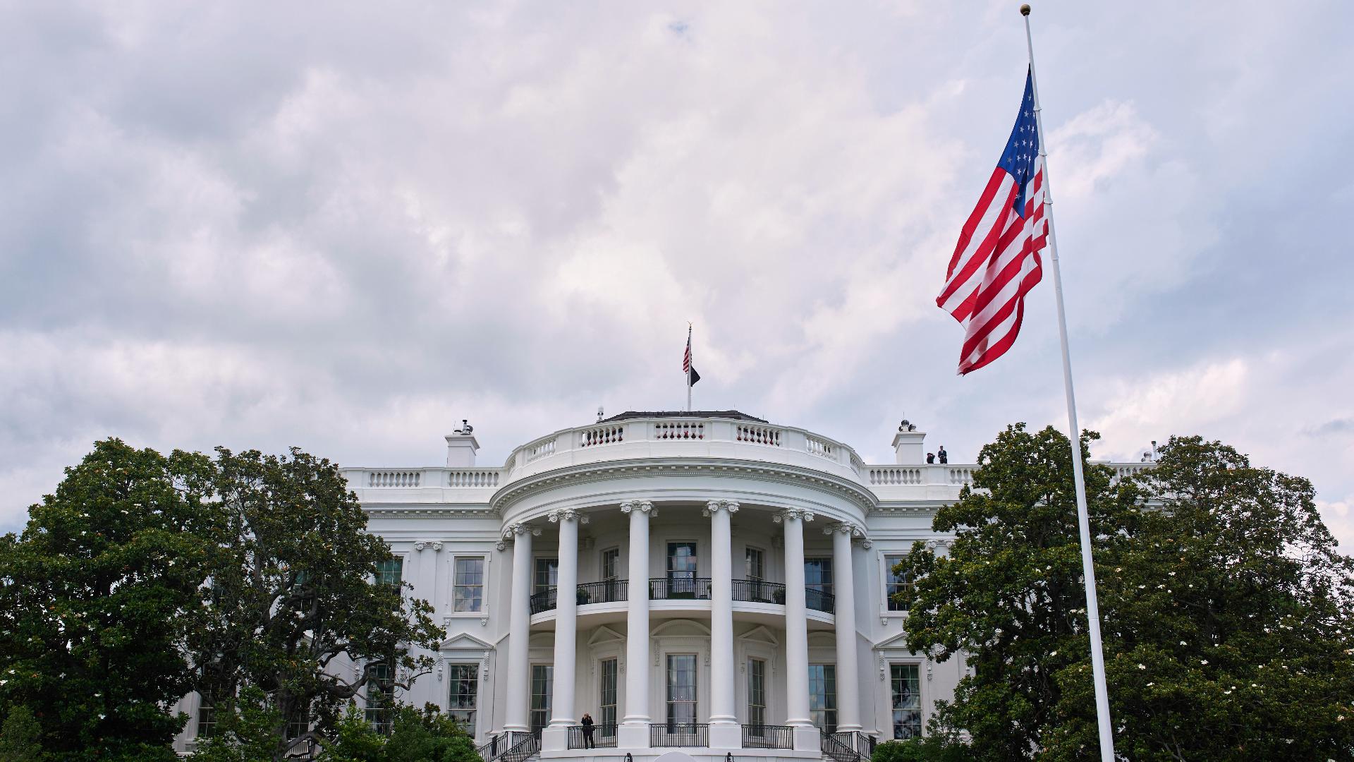 Trump installs new massive flagpoles at the White House | wwltv.com