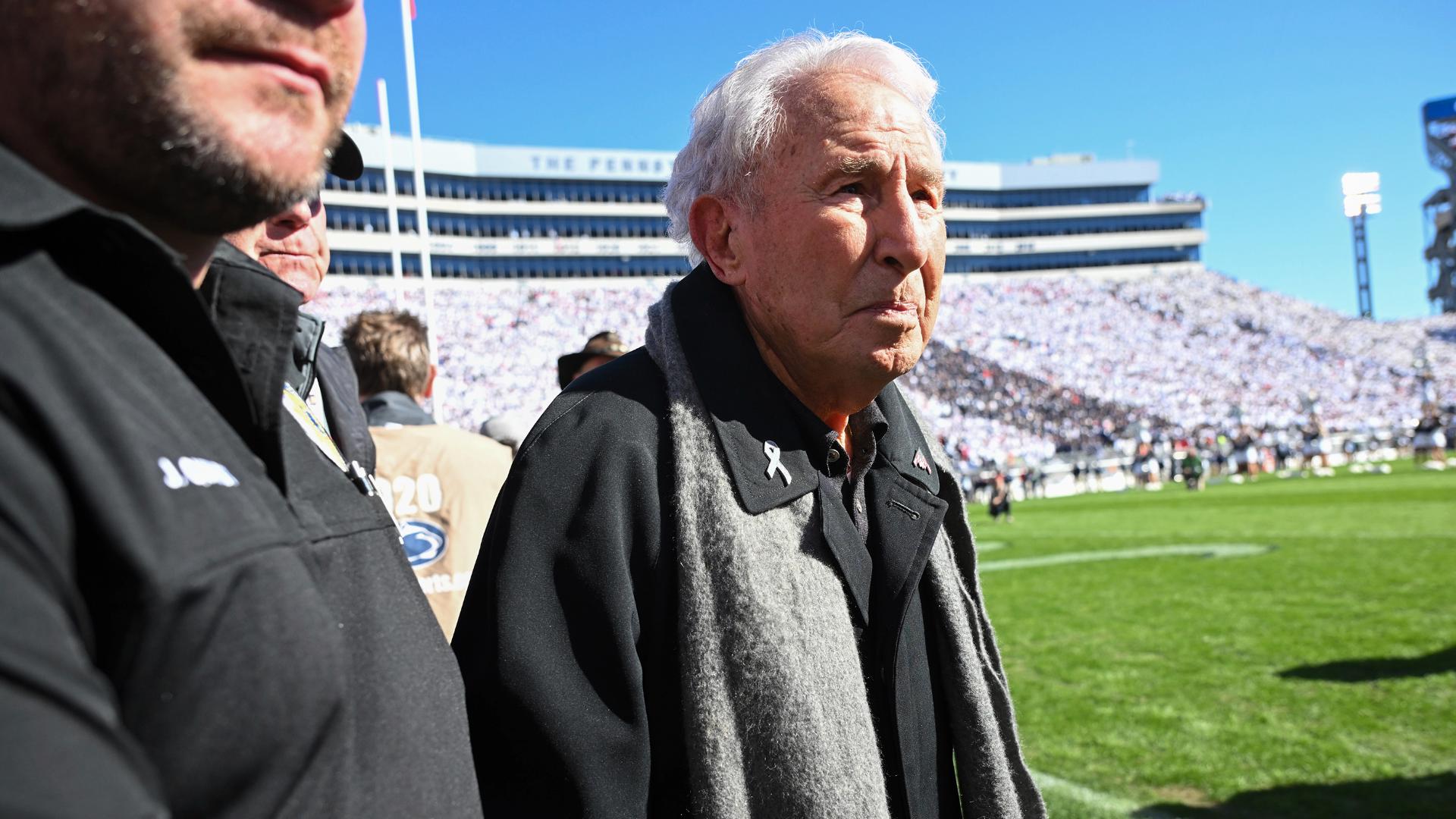 Lee Corso makes final headgear pick at Ohio State opener game | wwltv.com