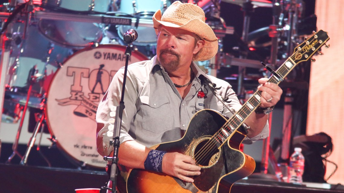 Toby Keith cancer update: Singer performs at 2 surprise shows | wwltv.com
