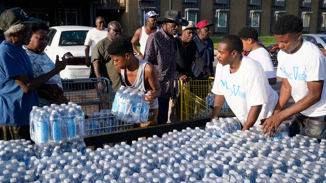 Jackson, Mississippi water crisis: Biden says governor has to act ...