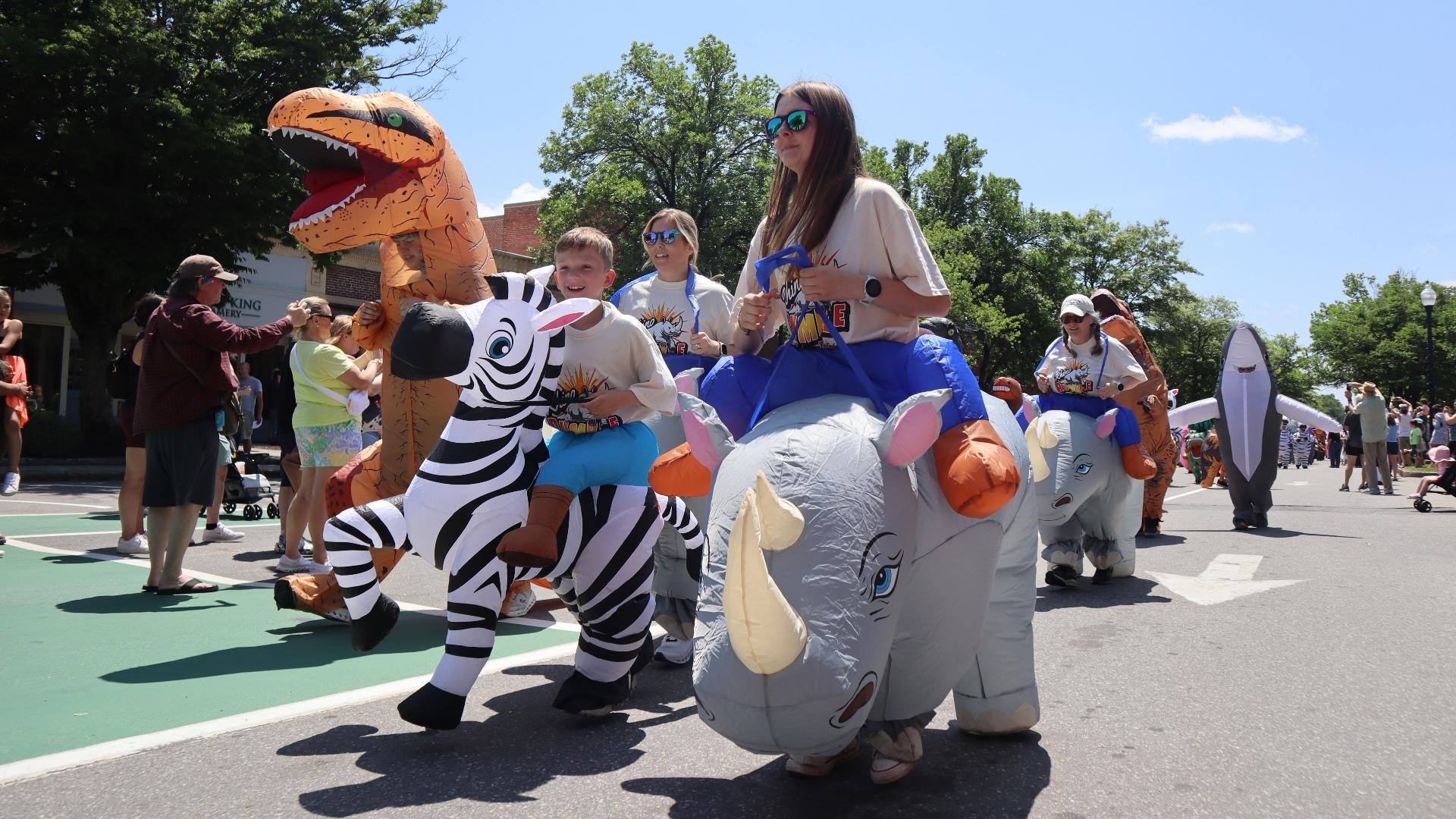 Keene celebrates 30 years of 'Jumanji' with parade, animal costumes ...