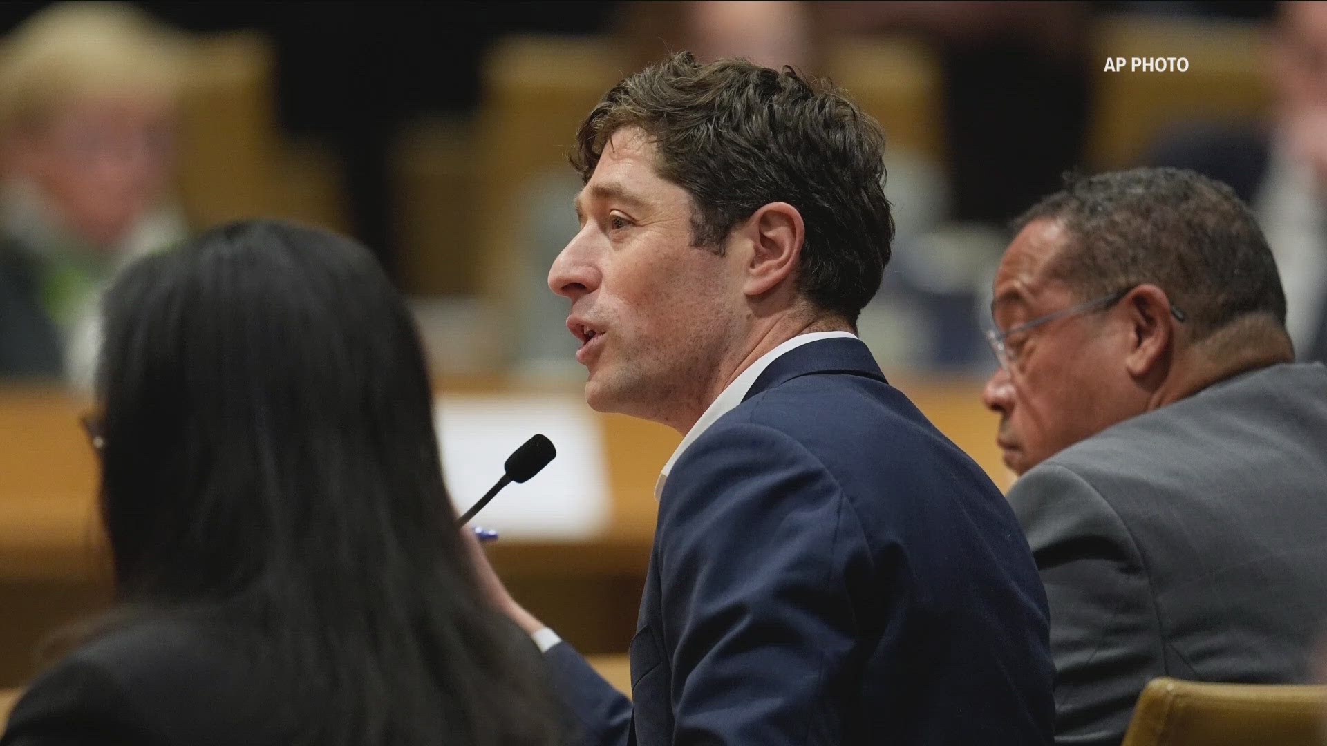 Report: DOJ investigating Gov. Walz, Minneapolis Mayor Frey | wwltv.com