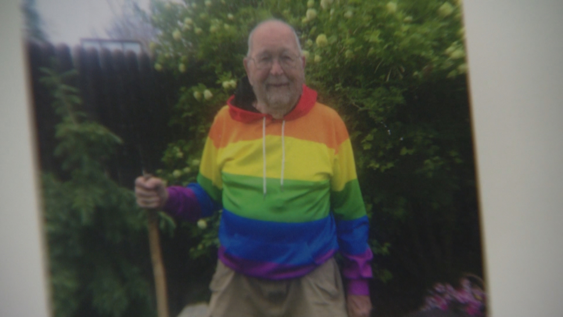 Man finds love after coming out at 90 | wwltv.com