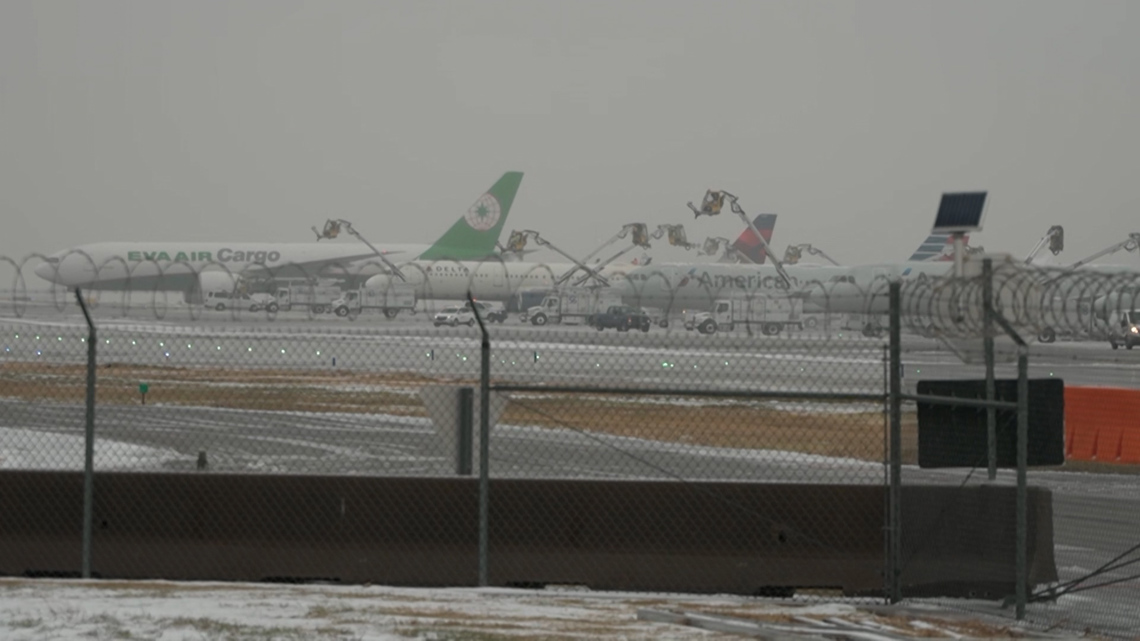 Is DFW Airport closed? Cancellations, delays climb in Dallas, Texas ...
