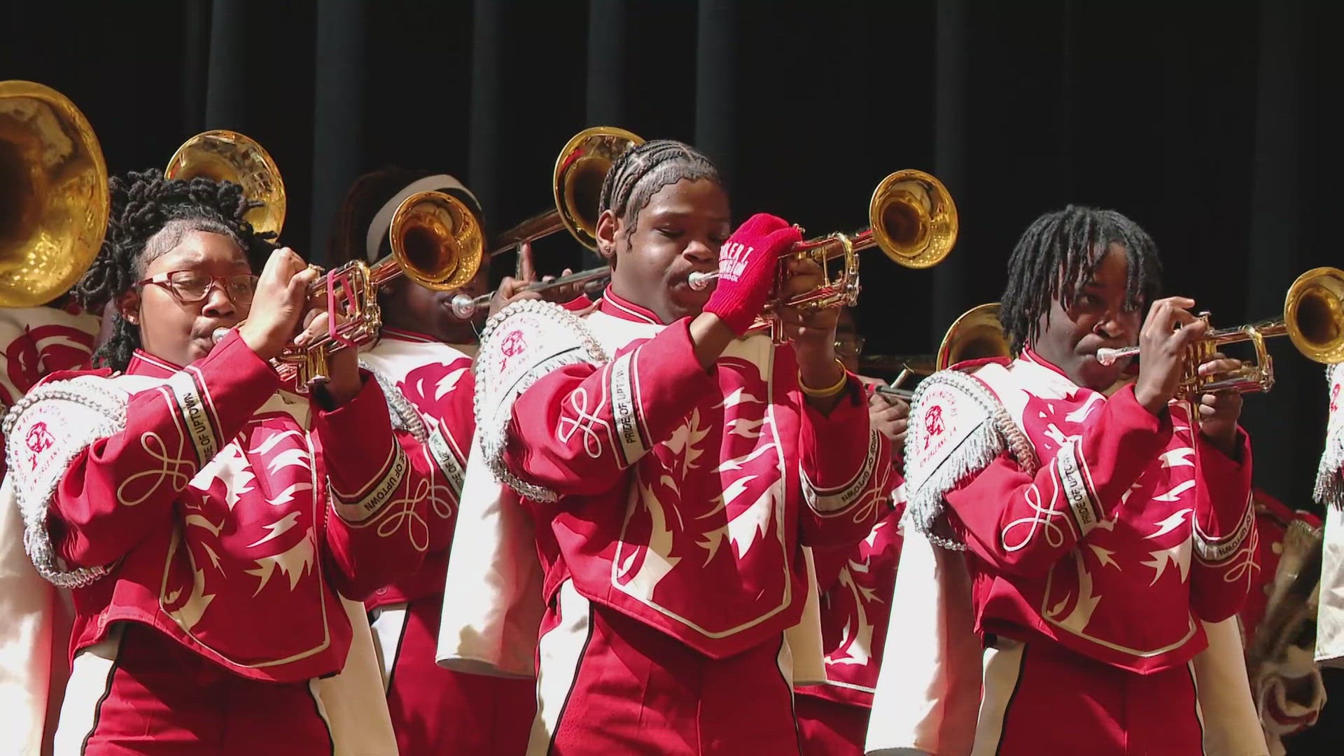 Safety concerns for school marching bands during parade | wwltv.com