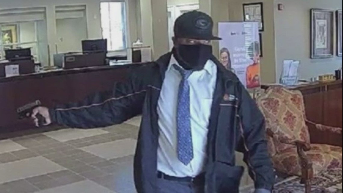 Slidell bank robbed at gunpoint, police say | wwltv.com