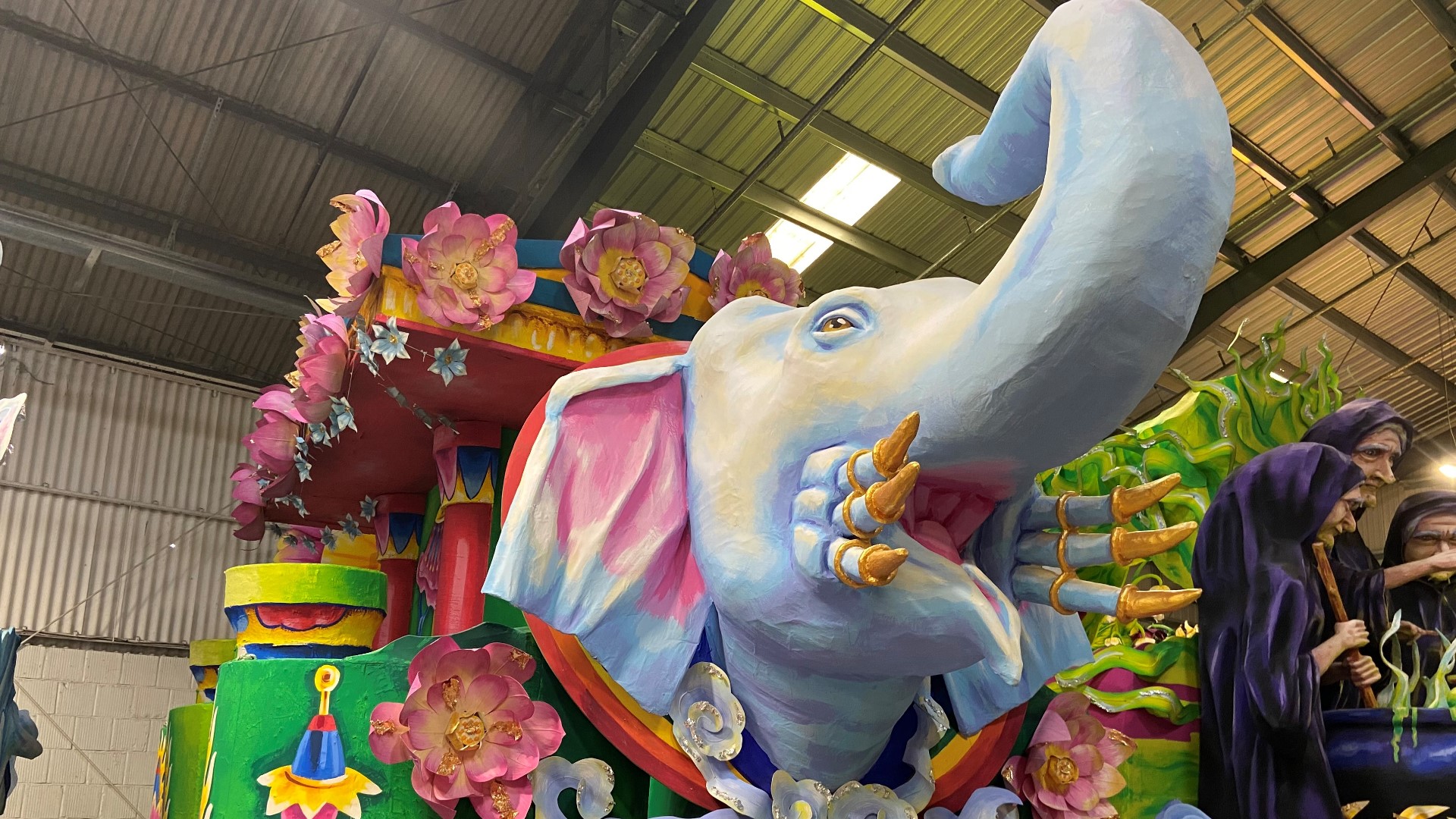 Behind the scenes with the new float builders of Rex 2020 | wwltv.com