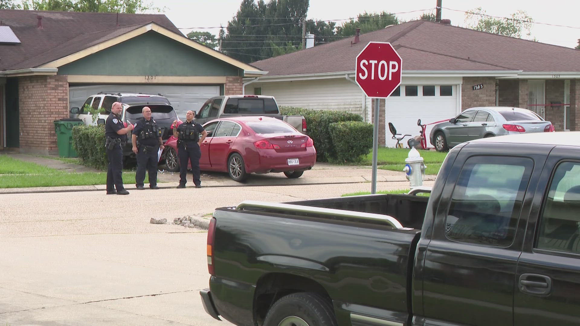 Man shot, killed in car before crashing into neighbor’s vehicle in ...
