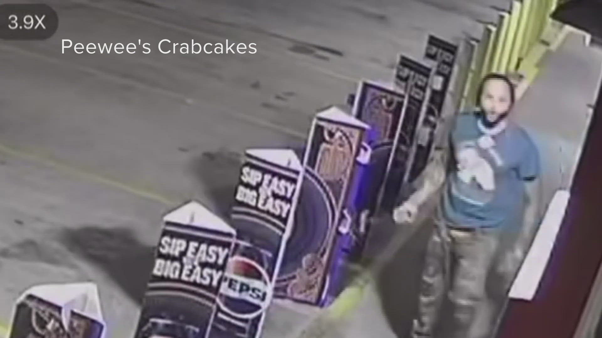 Man Caught on Camera Smashing Windows at New Orleans Restaurant | wwltv.com