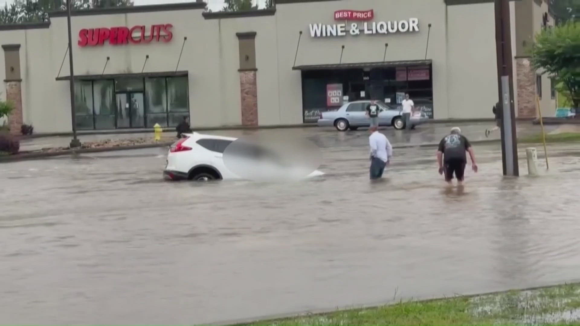 Mississippi woman killed after flash flood swept car away | wwltv.com