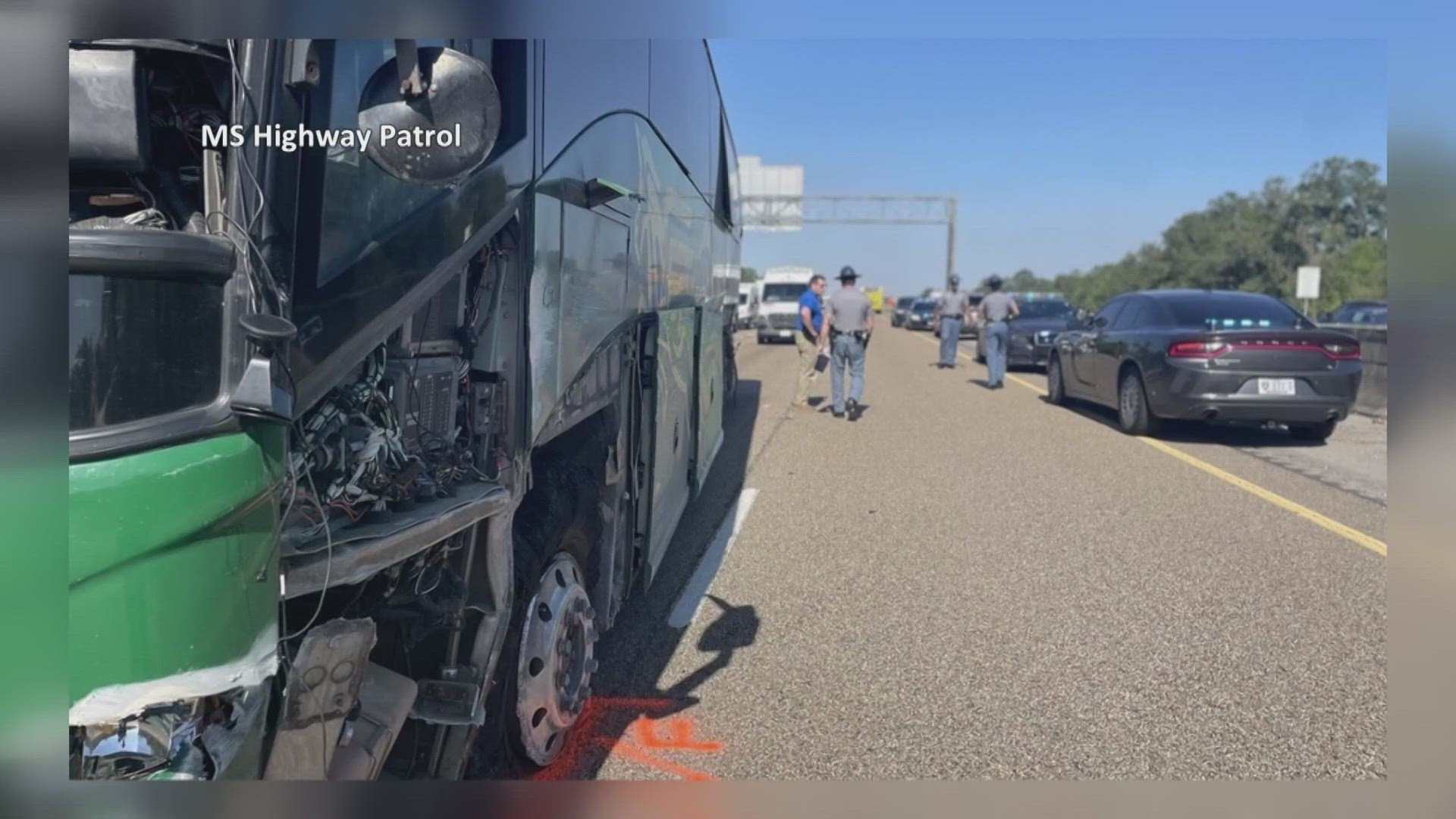 Charter bus crashes headed to New Orleans, 11 injured, 2 airlifted ...