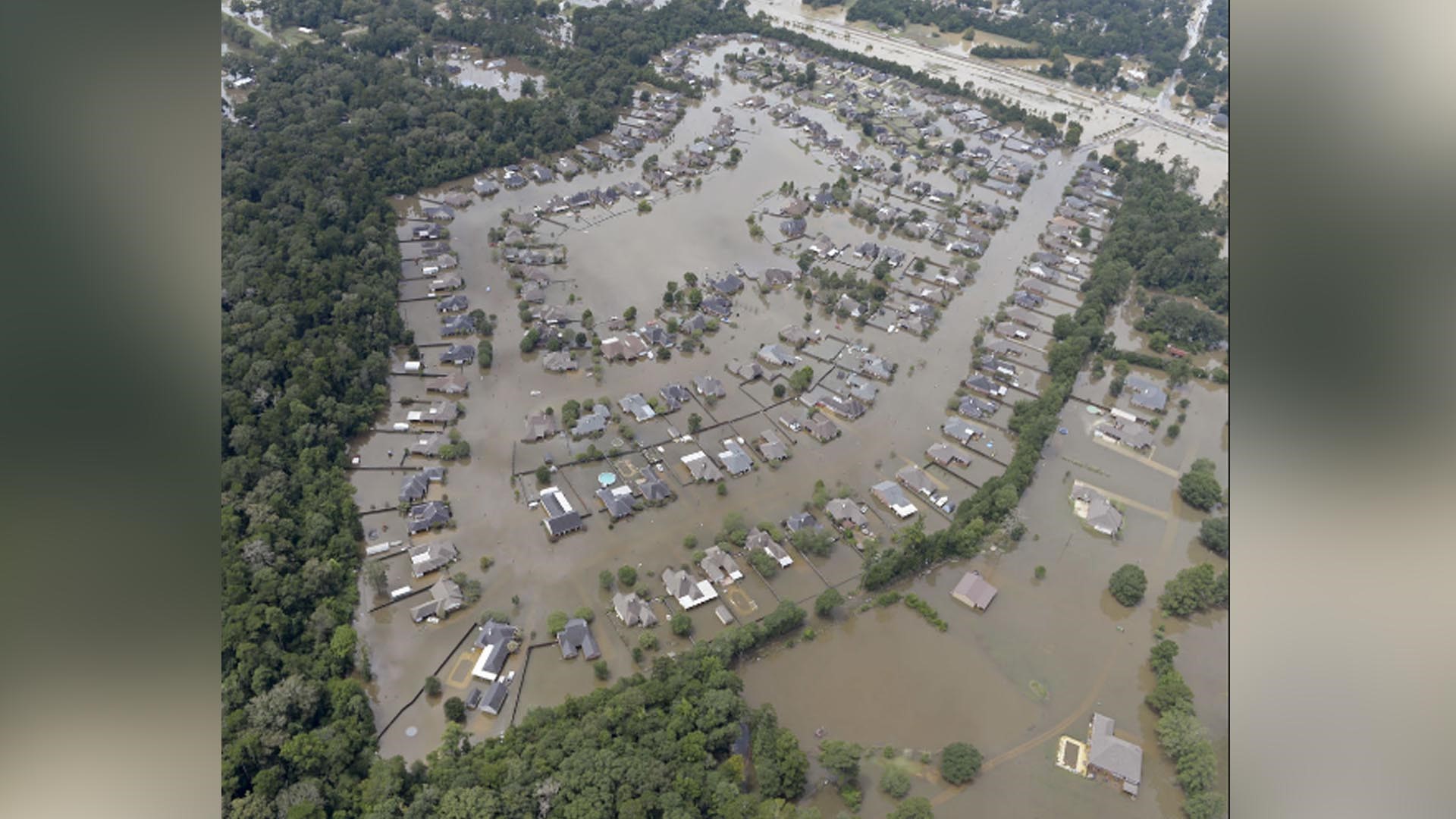 PHOTOS | Aerials show scale of August flood | wwltv.com