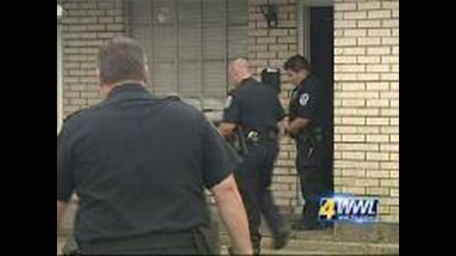 Teen murder suspect gives himself up as SWAT team surrounds home ...