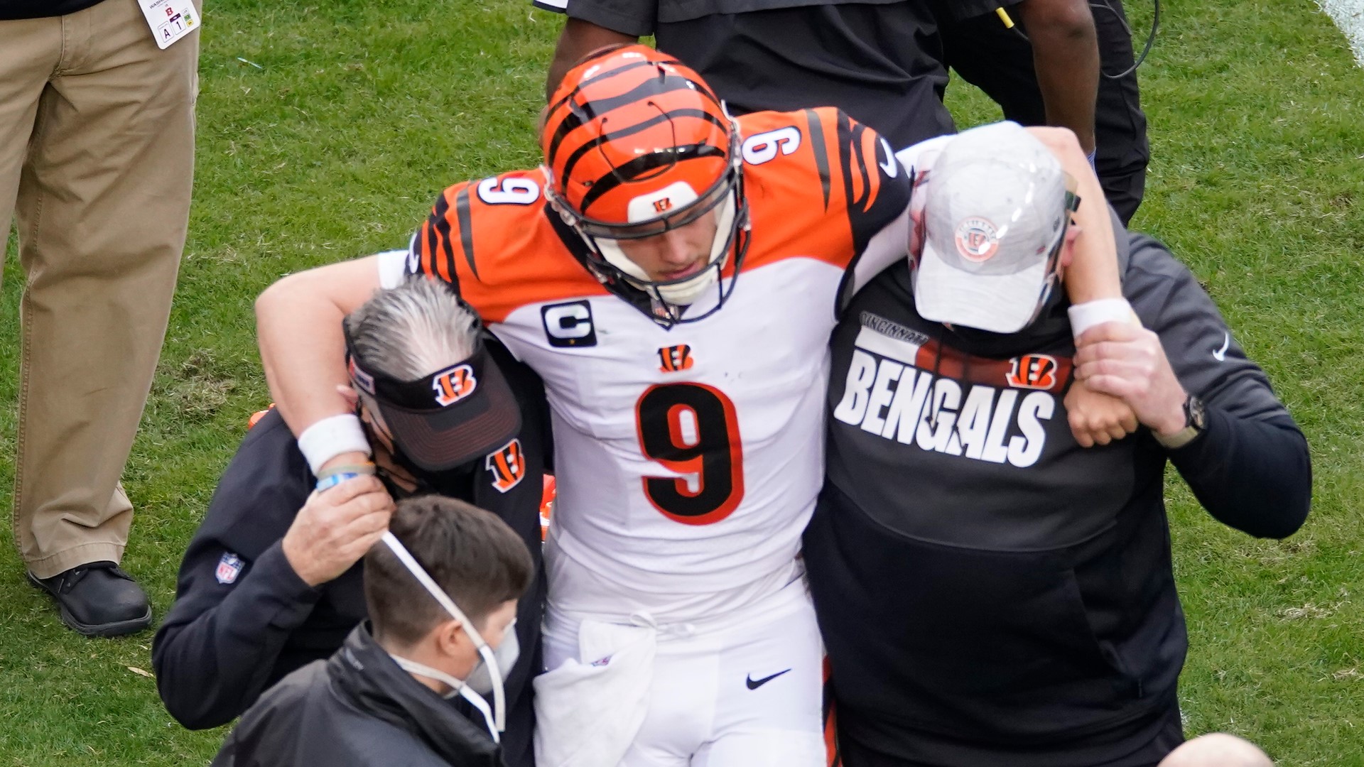 Joe Burrow's rookie season is over after after MRI shows major knee ...