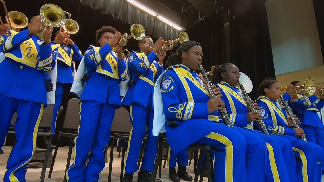 Band Director Lamar Heard leads Capdau band to trophy victory | wwltv.com