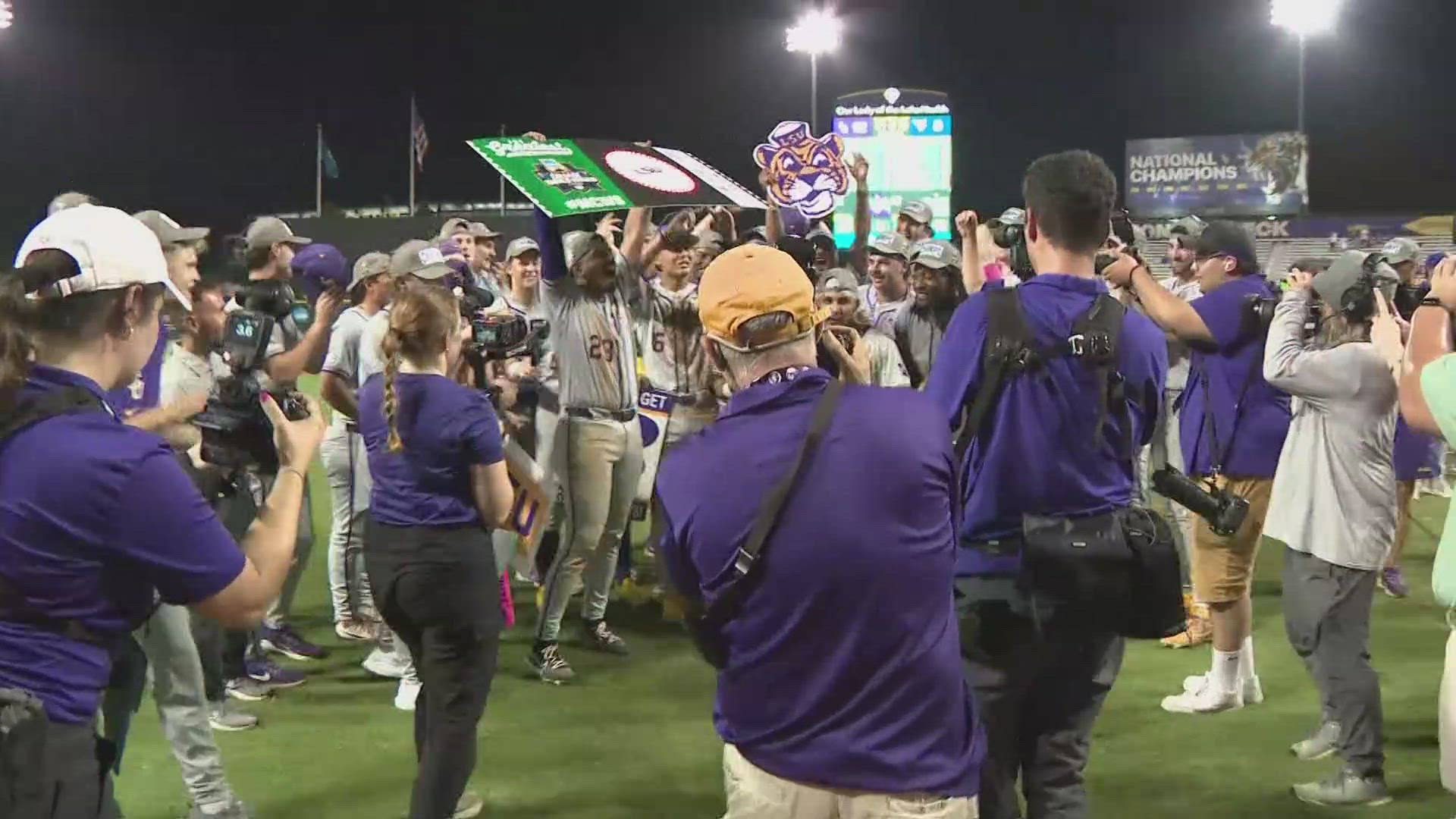 LSU brings Mardi Gras Mike to College World Series in Omaha | wwltv.com