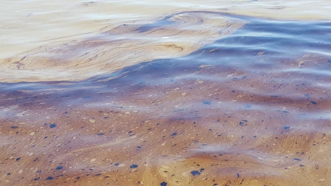 Smell, closures can't stop FQ Fest after oil spill in Mississippi River ...