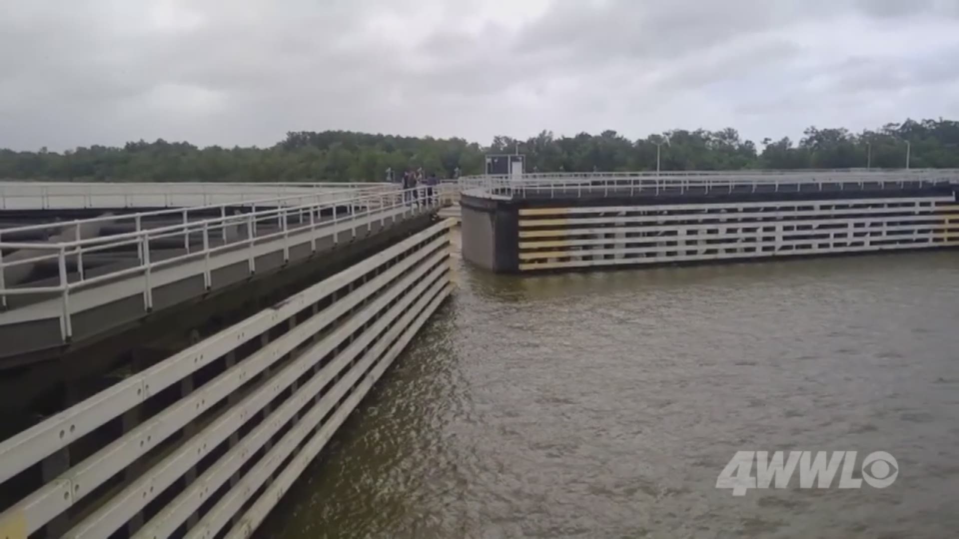 VIDEO: West Closure Complex flood gate closes | wwltv.com