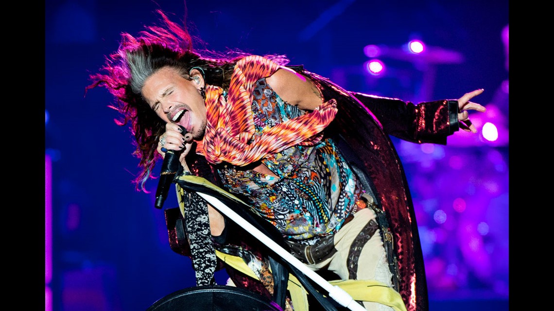 Walk this Way - Steven Tyler jumps on Bourbon Street stage during cover ...