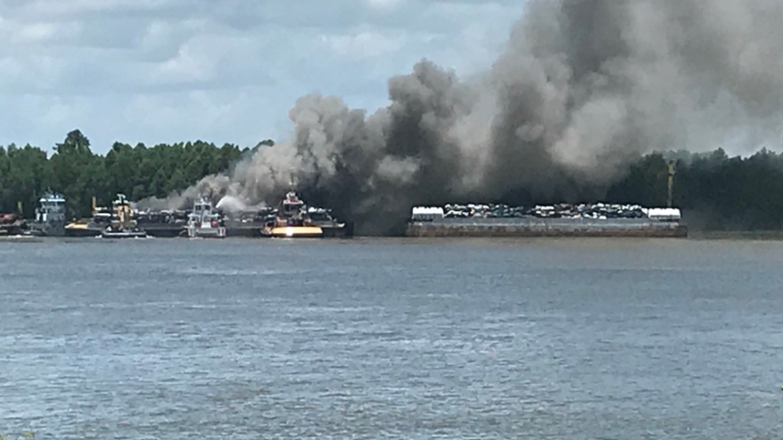 UPDATE: Barge carrying scrap cars catches fire on the Mississippi River ...