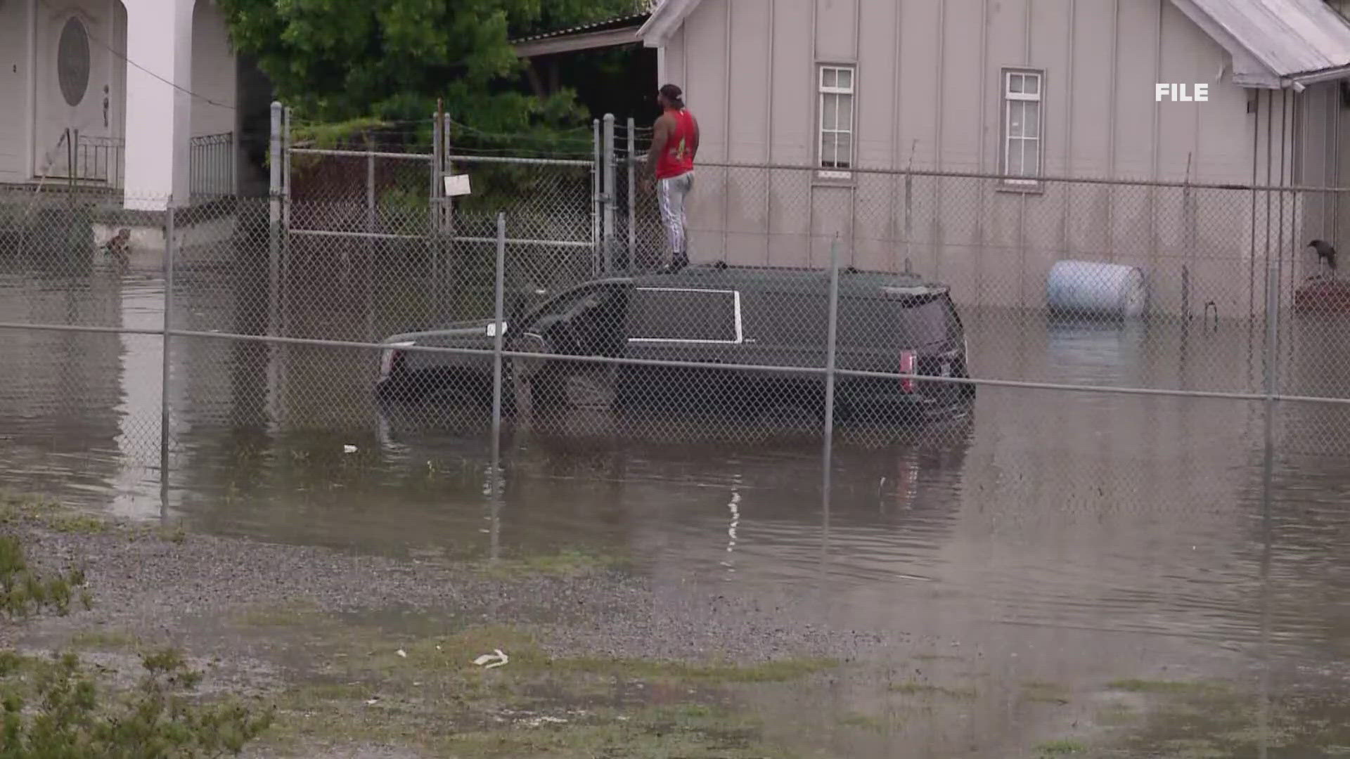 ‘Turn around, don’t drown’: Driving through floodwaters risks lives ...