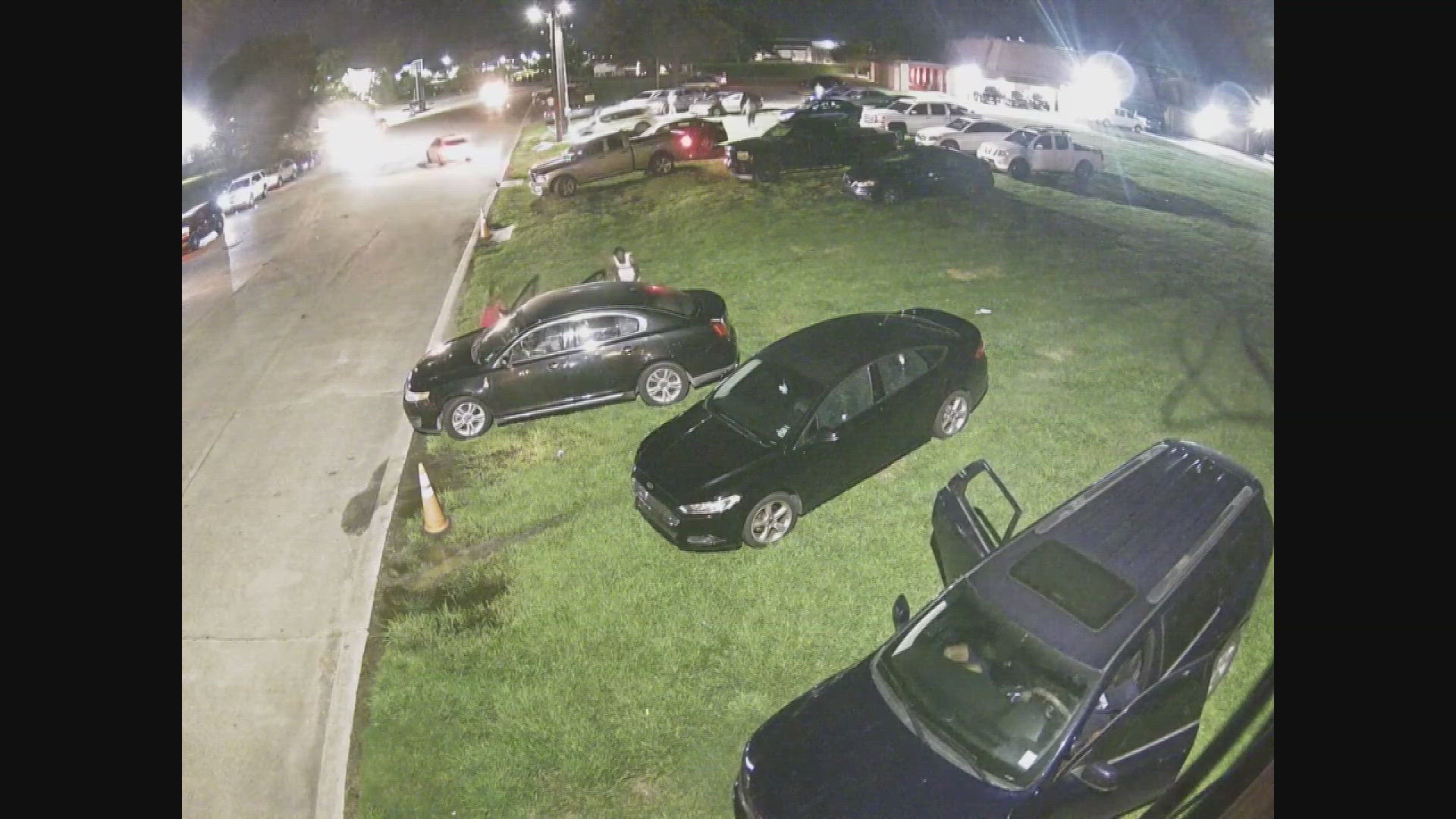 Houma police investigate a triple shooting at a popular bar | wwltv.com