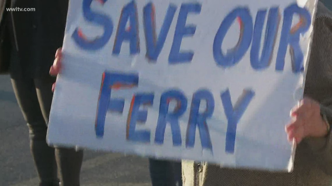 Algiers residents protest in front of RTA headquarters for ferry ...