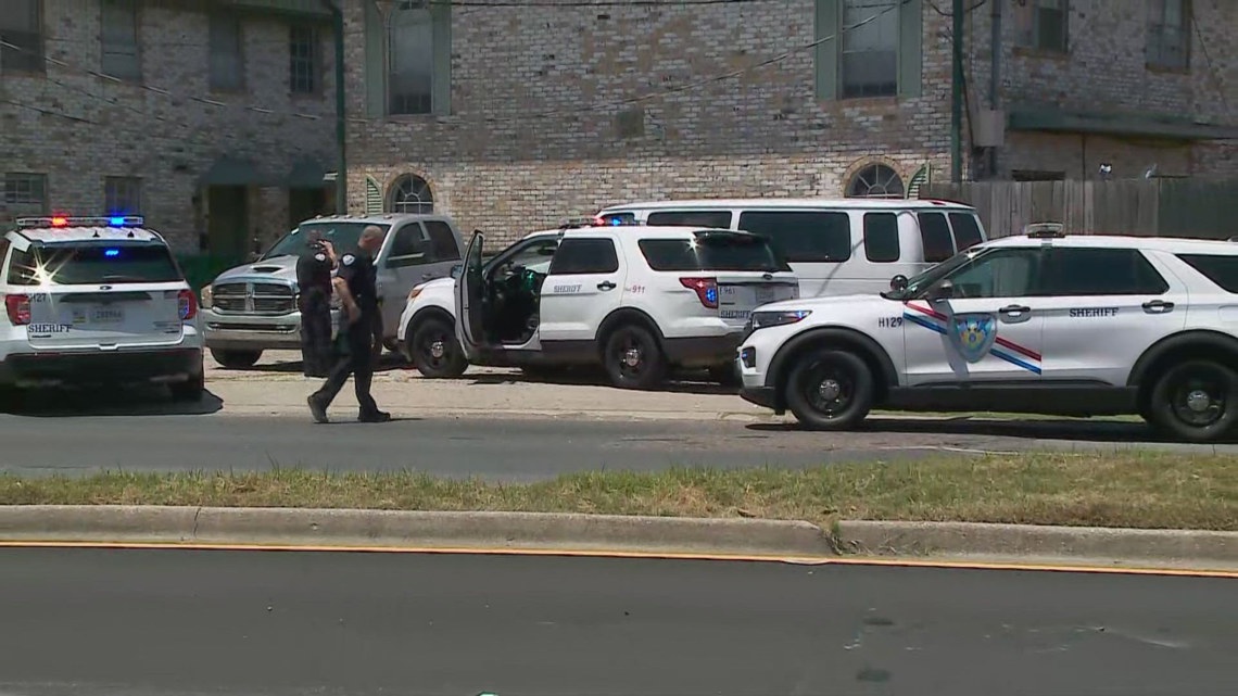 Police chase ends in crash – JPSO vehicle hit | wwltv.com