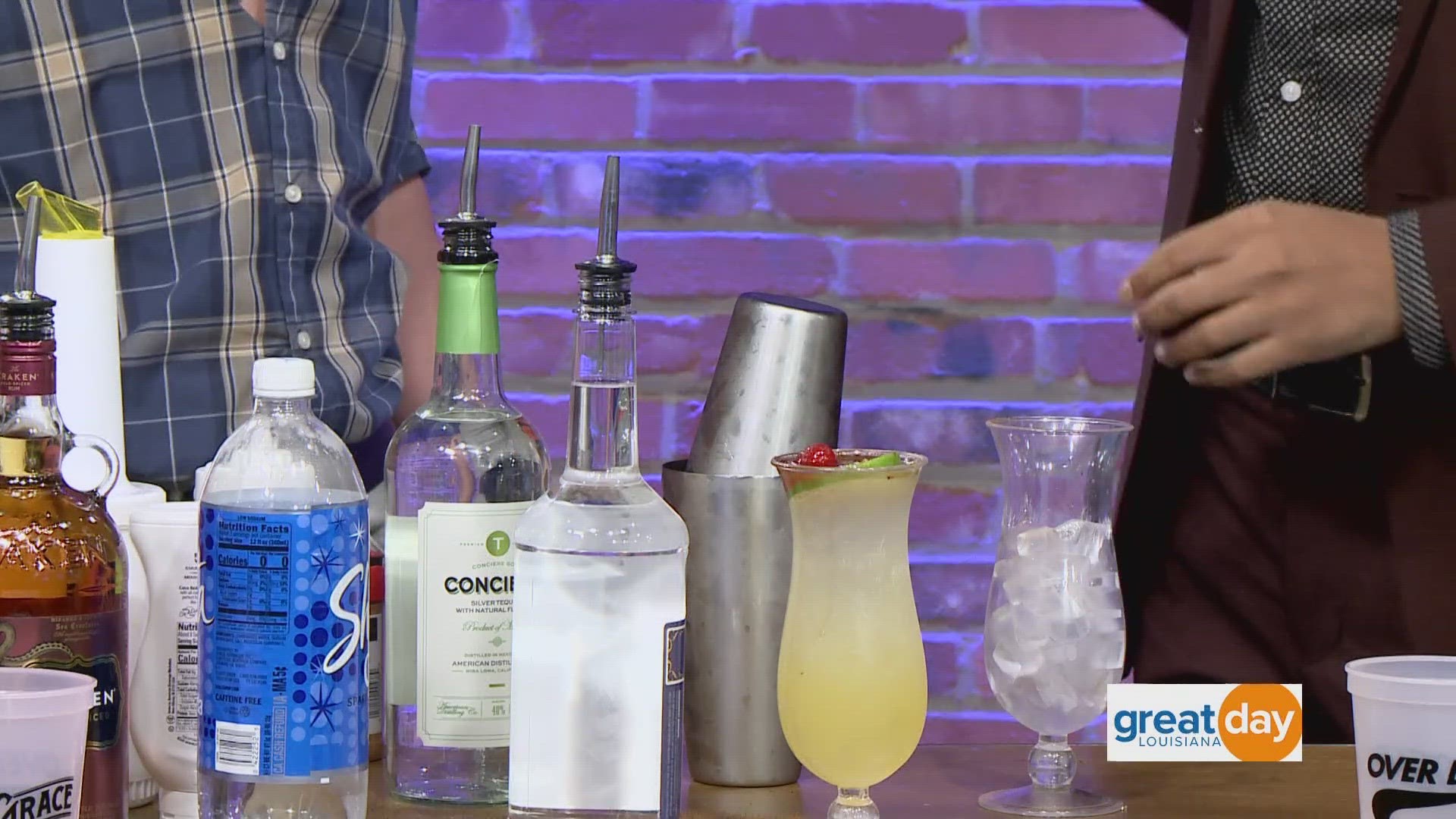 An Upscale Dive Bar Shows Off Their Cocktails | wwltv.com