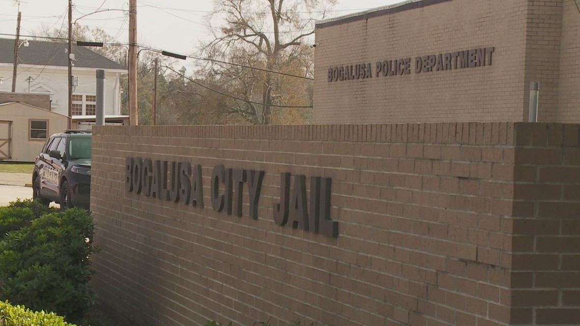 14-year-old killed, 13-year-old injured during shooting outside high ...