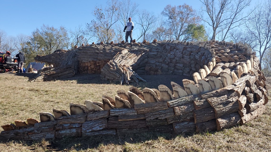 Massive alligator bonfire will light the way for Papa Noel | wwltv.com