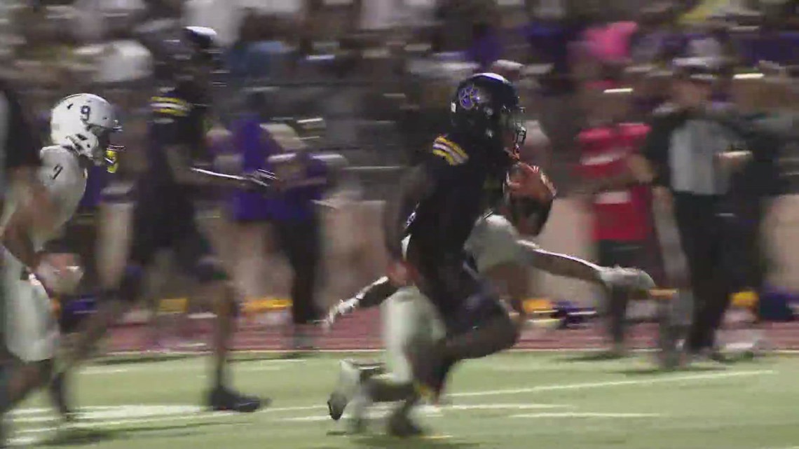 4th Down Friday: Karr vs. Shaw, Westbank State Champs Face Off in Season Opener, Karr Wins 35-0 ...