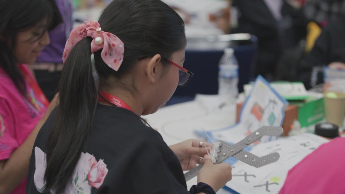 Women engineers mentor next generation at "Invent It. Build It." in New ...