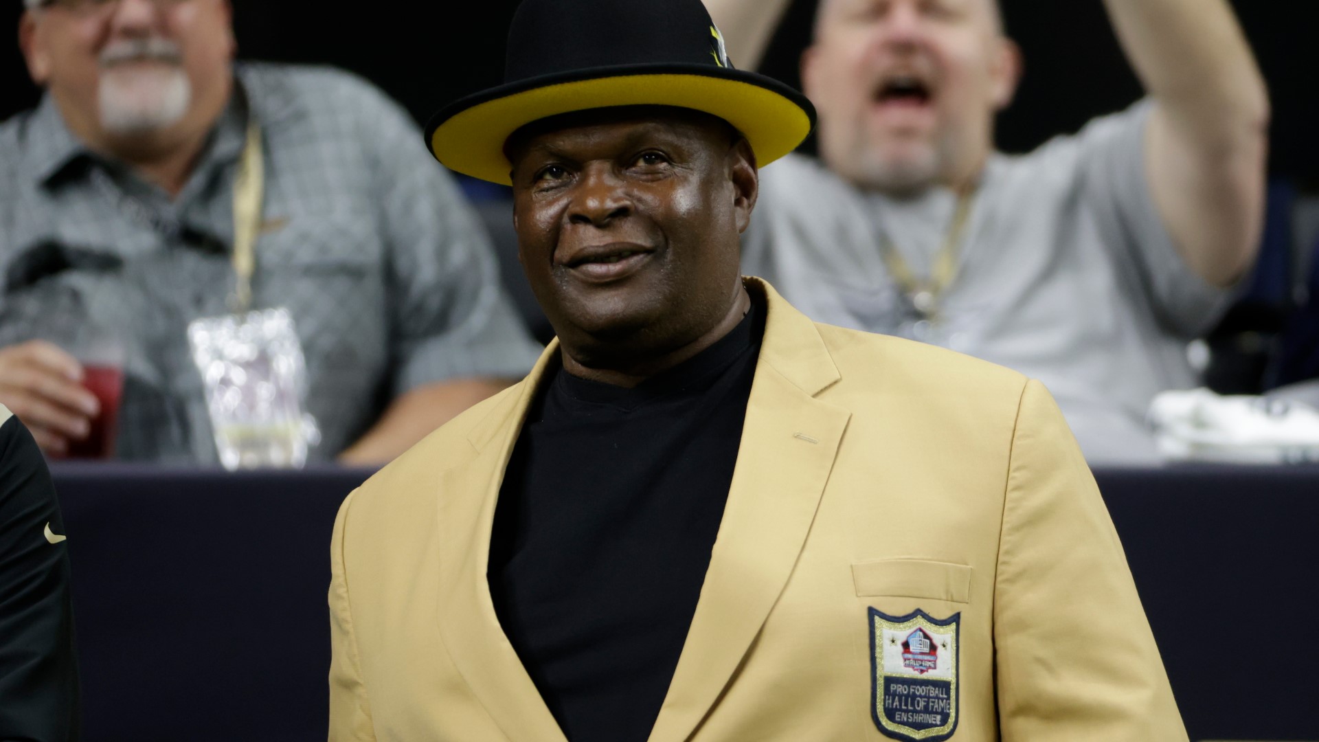 Former Saints linebacker, NFL Hall of Famer Rickey Jackson receives his ...