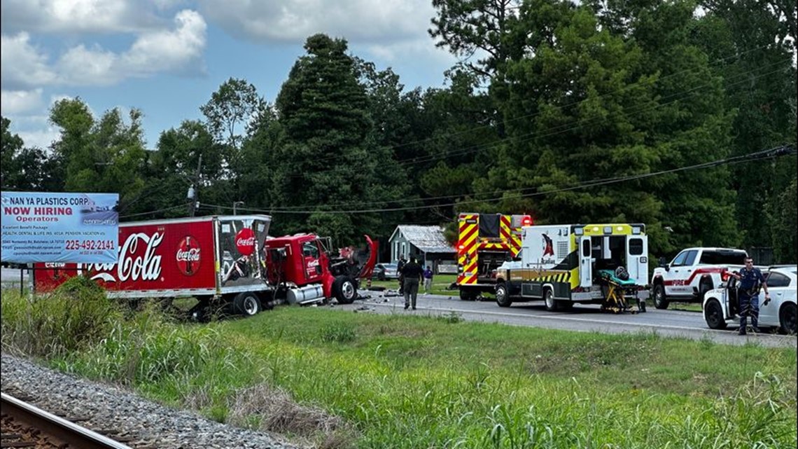 Pregnant ambulance driver, patient killed in crash with Coca-Cola ...