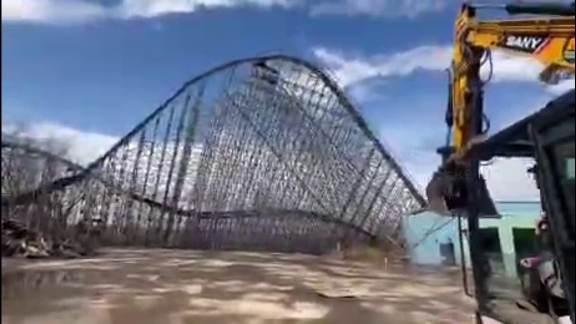 Watch: Demolition crews tear down Six Flags rollercoaster | wwltv.com