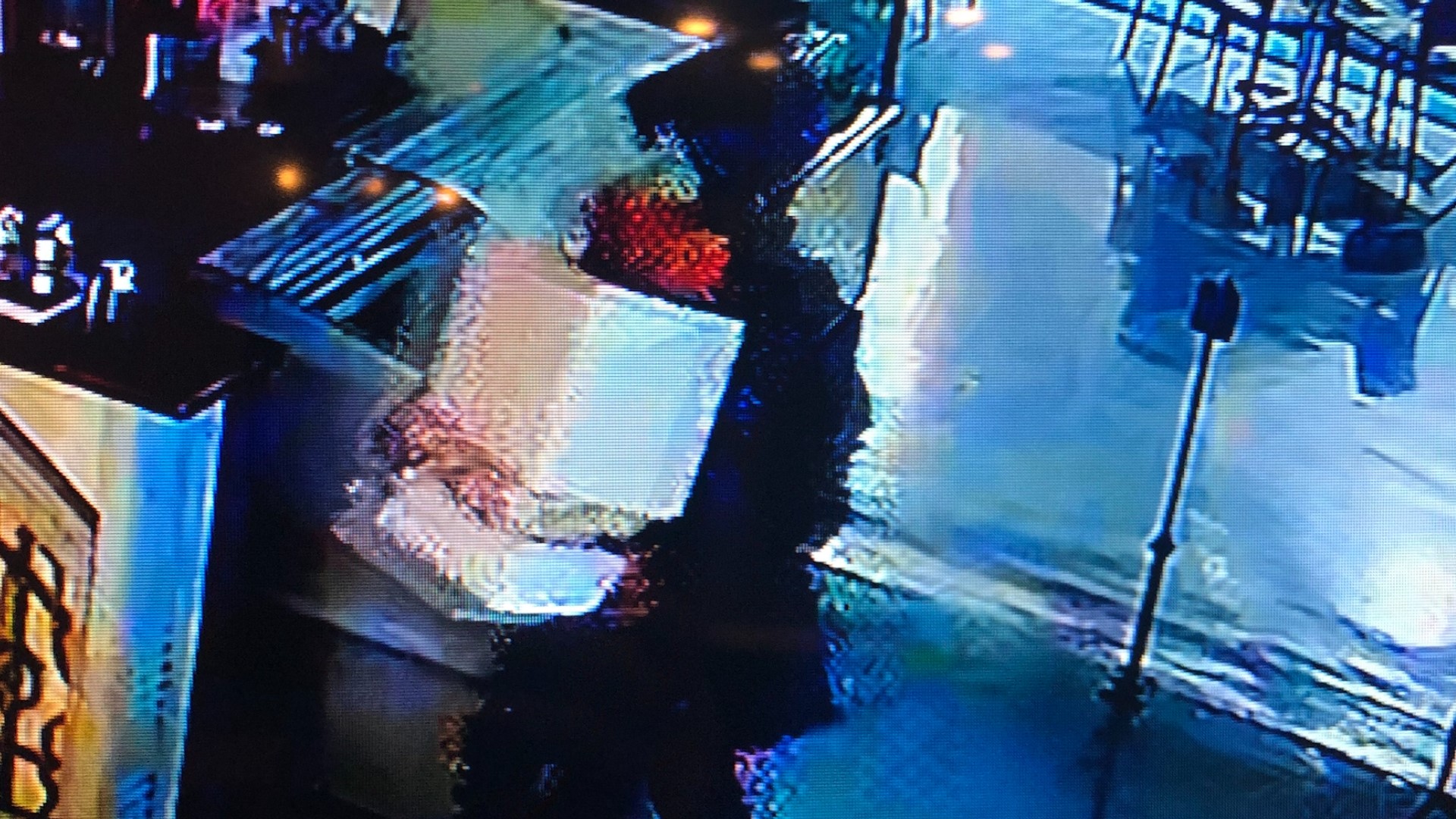 Man breaks into bakery steals king cakes, vodka and cash, police say ...