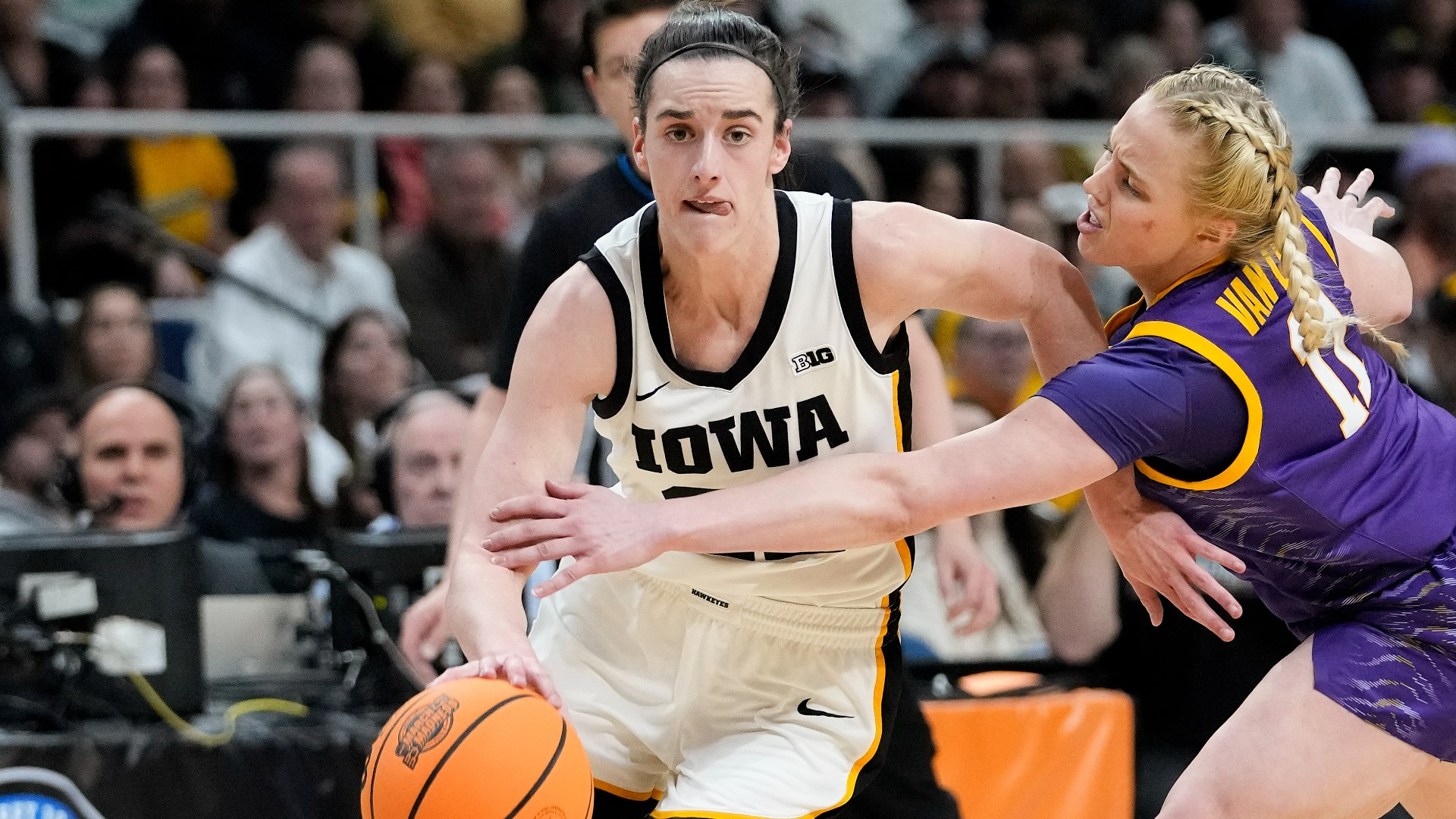 Caitlin Clark, Iowa top LSU, ending Tigers postseason run | wwltv.com
