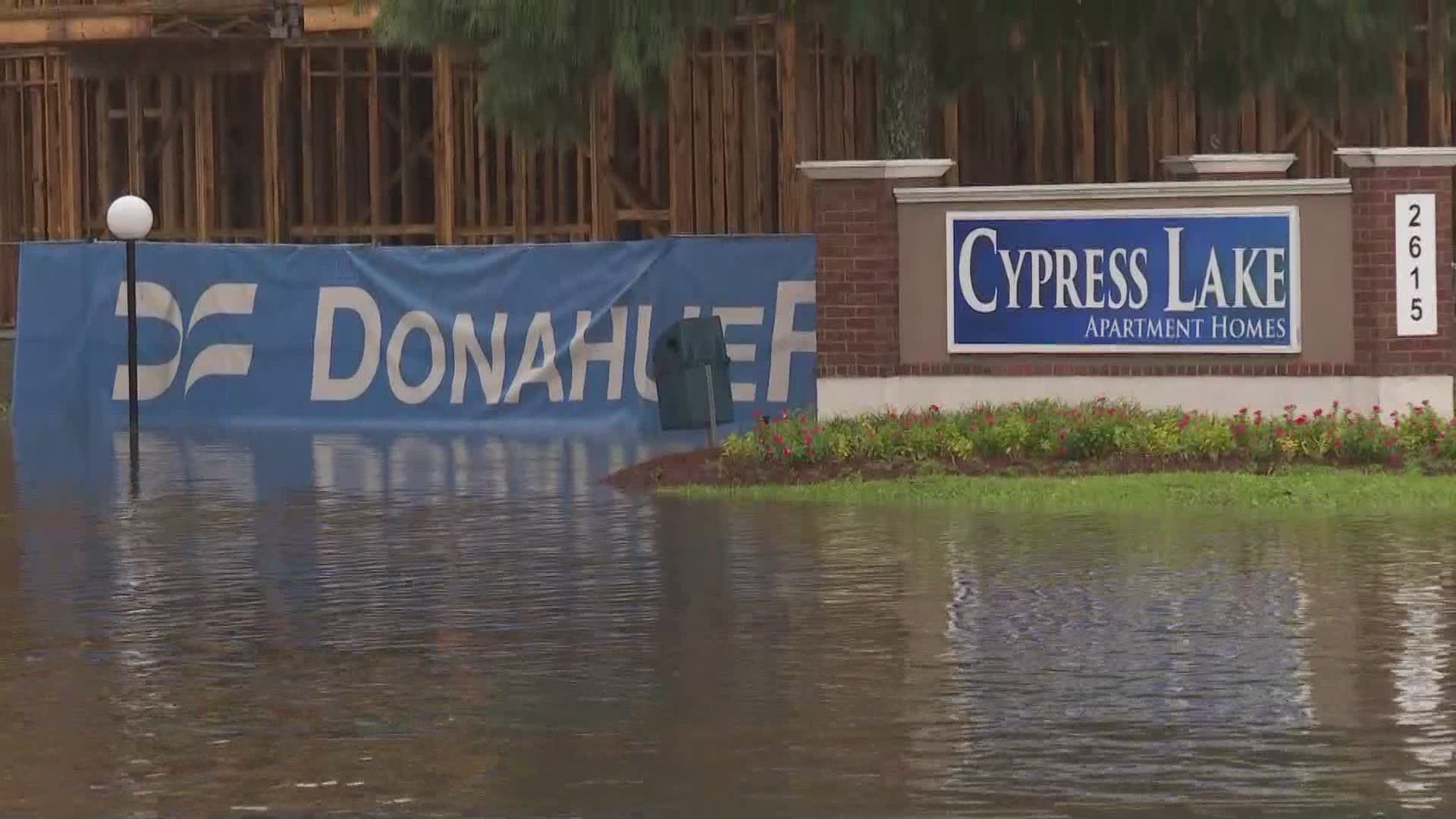 Mandeville flooding: Up to 11 inches of rain flood streets, homes ...