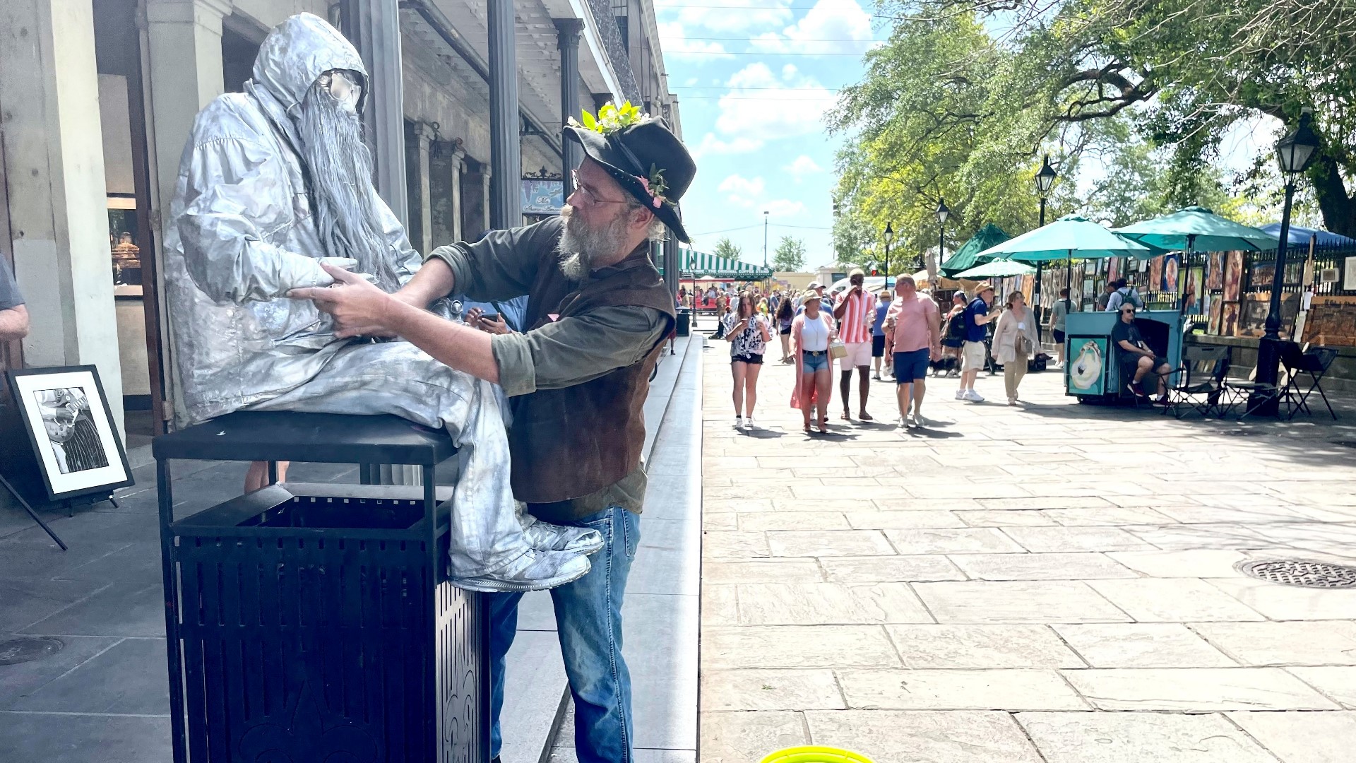 Have you seen the French Quarter's fake silver mime? | wwltv.com