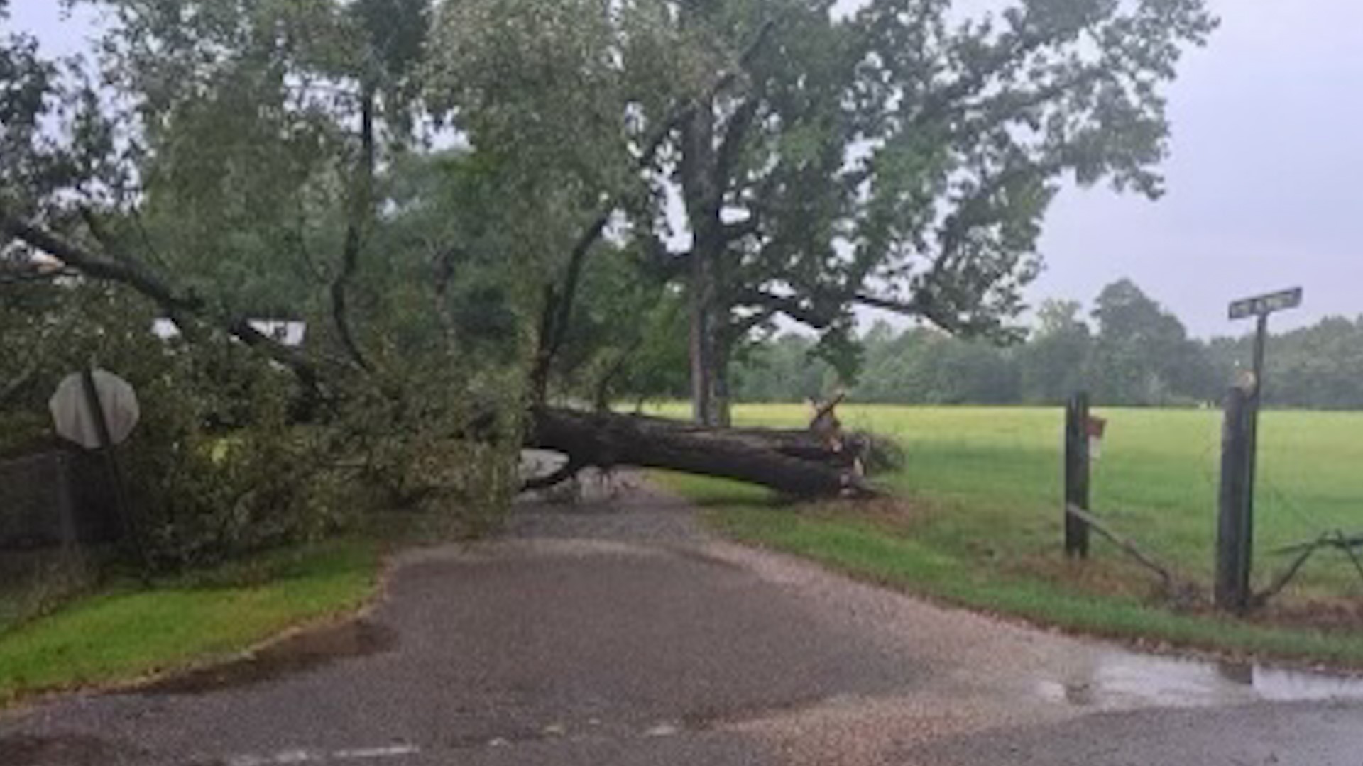 Severe thunderstorms leave Louisiana homes damaged, without power ...