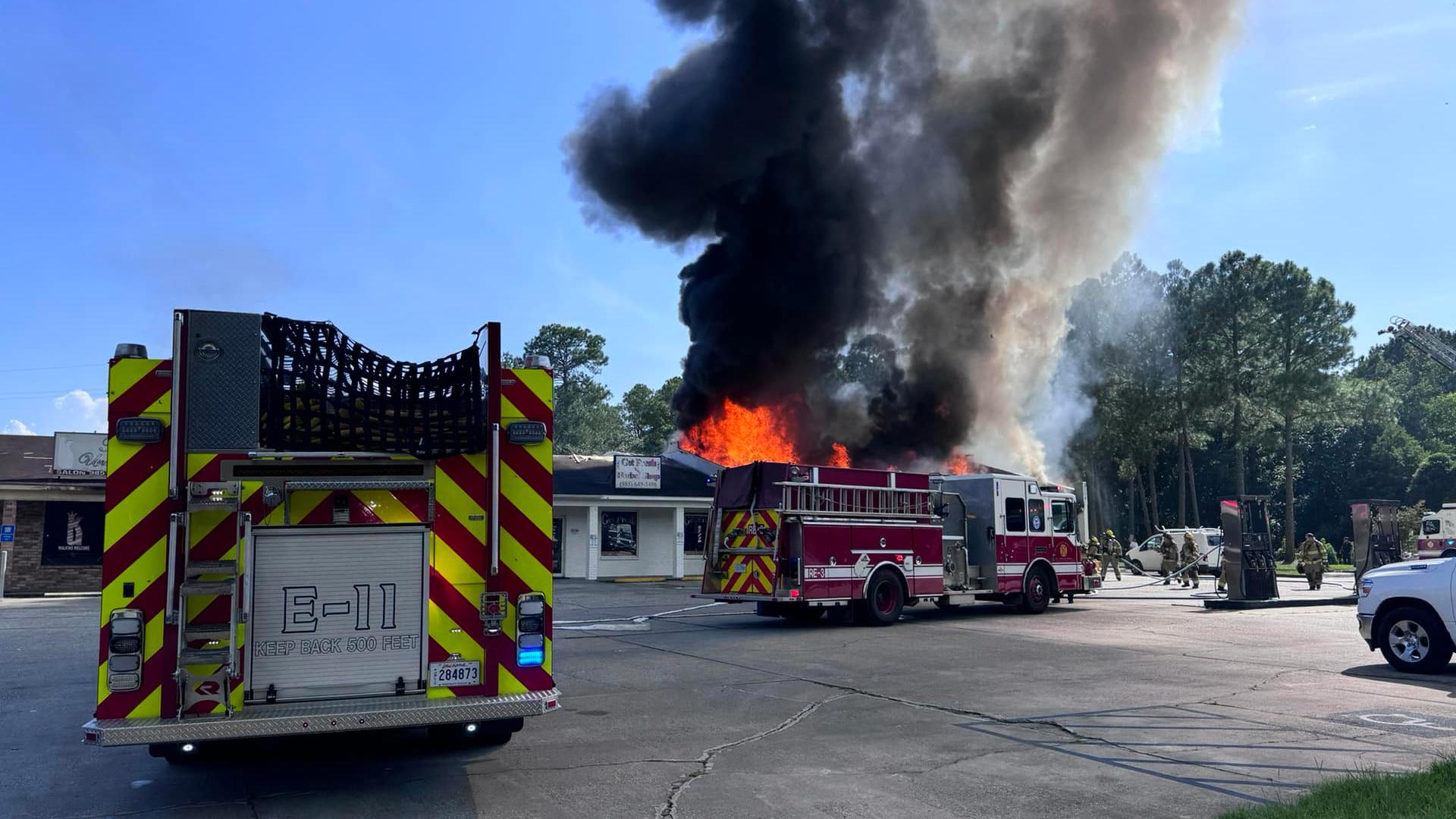 Watch: Slidell firefighters put out fire at Slidell restaurant | wwltv.com