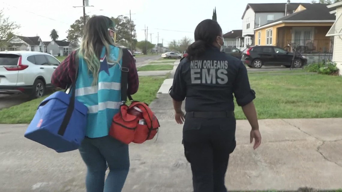 First responders served Thanksgiving meals at Four Seasons | wwltv.com