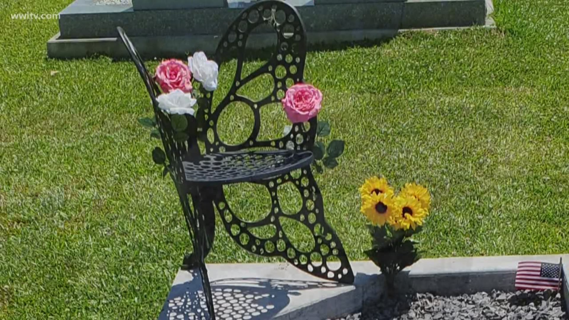 Chair stolen from grave leaves family wondering 'what kind of person ...