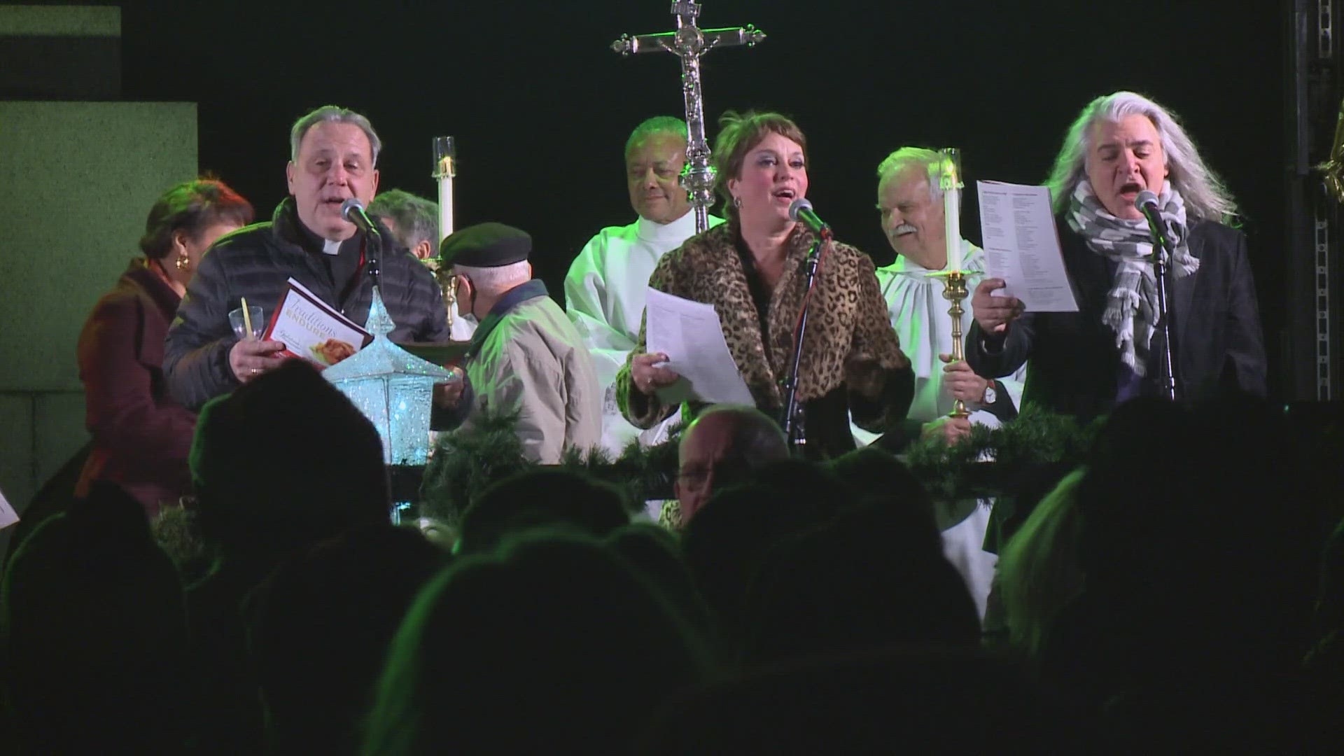 Caroling in Jackson Square | wwltv.com