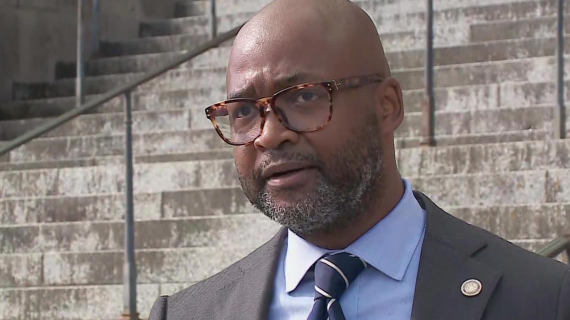 New Orleans DA using volunteers to screen gun cases | wwltv.com