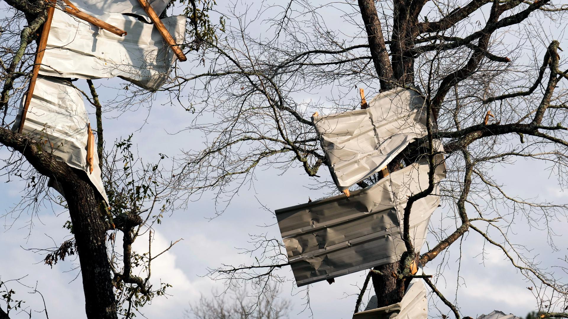 Tornadoes touch down around Houston, killing 1 | wwltv.com