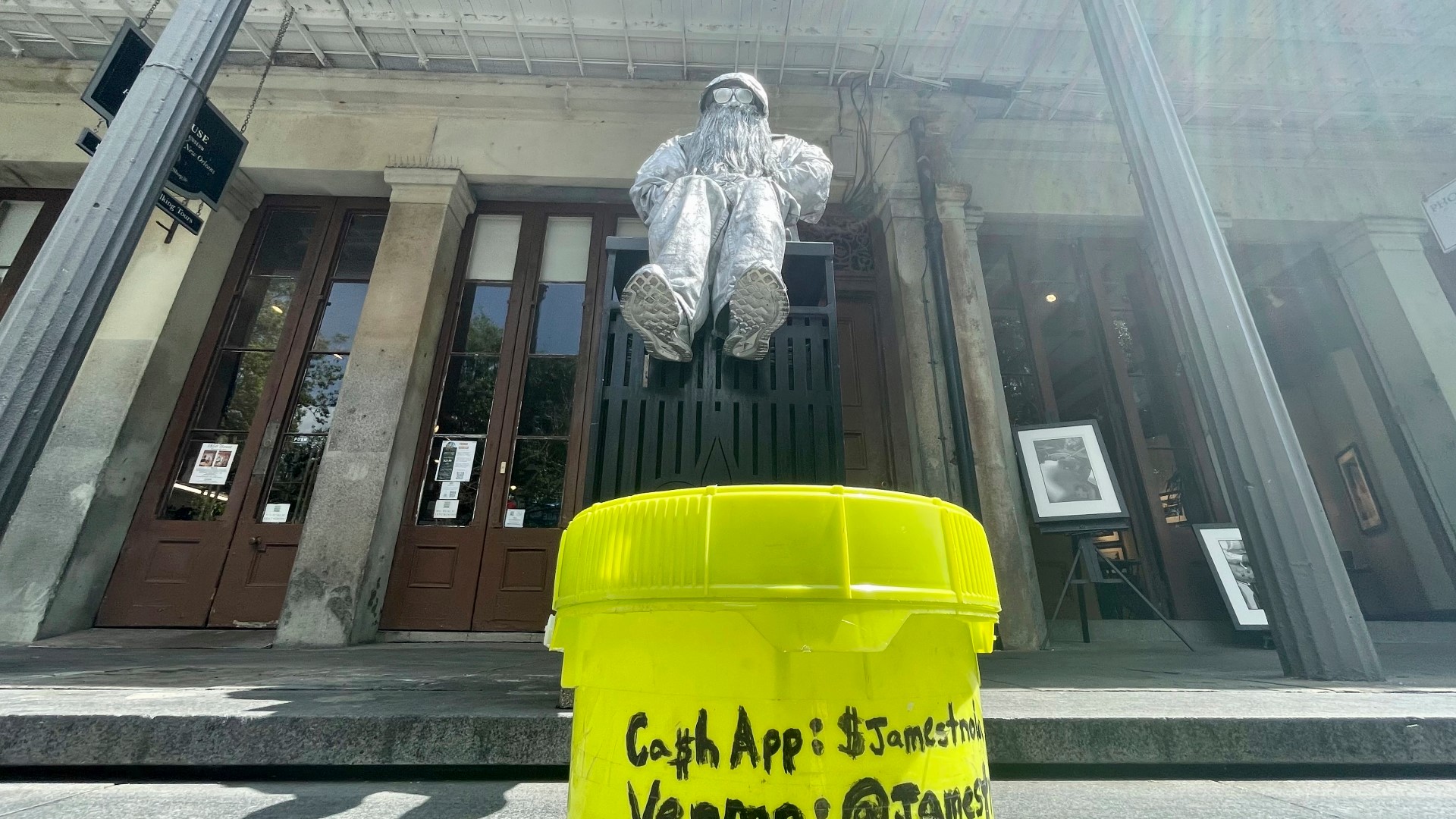 Have you seen the French Quarter's fake silver mime? | wwltv.com