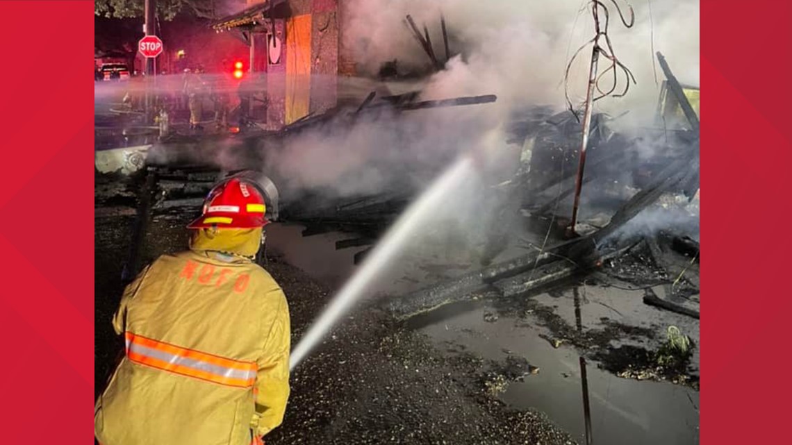 Two-alarm fire at New Orleans bar | wwltv.com